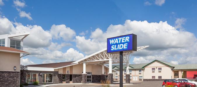 Wetaskiwin Hotel with Pool | Siding 16 Lodge | Official Site